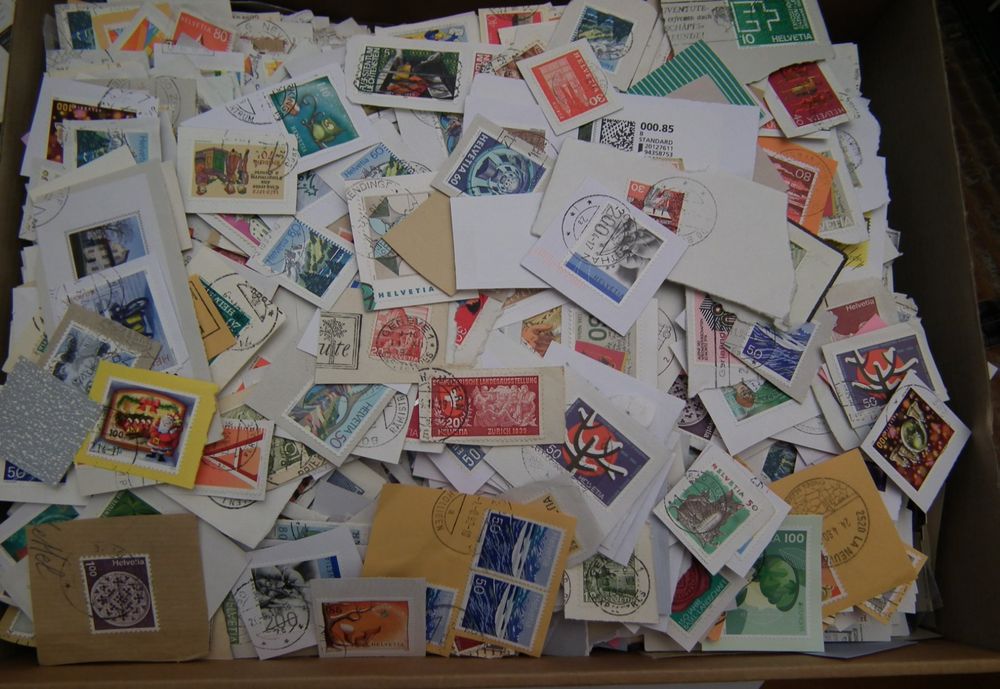 Briefmarken zum Ablösen Schweiz grosses Pack 2,4Kg (Gebraucht) in ...