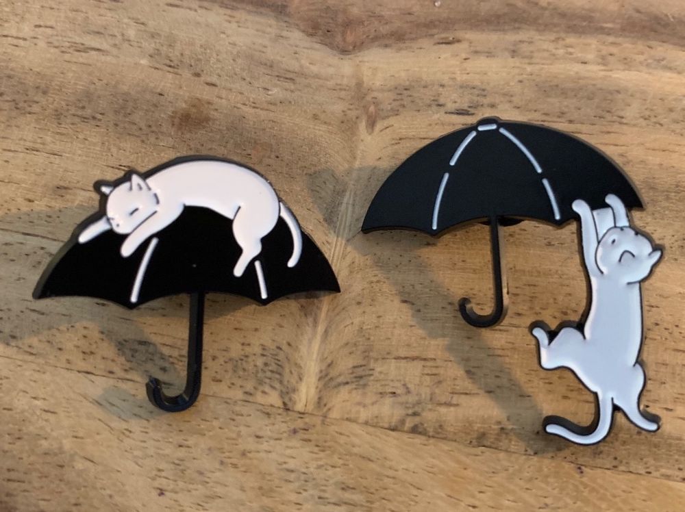 2x Pin Katze Regenschirm (Neu und originalverpackt) in Geneve für CHF 2.2 – mit Lieferung auf ...