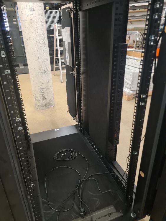 Rackschrank Hoch (Gebraucht) in Wetzikon ZH für CHF 200 – nur Abholung ...