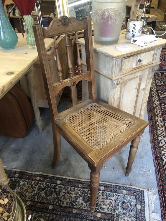 Antiker Stuhl mit Geflecht massiv Eiche, gut erhalten (Gebraucht) in ...