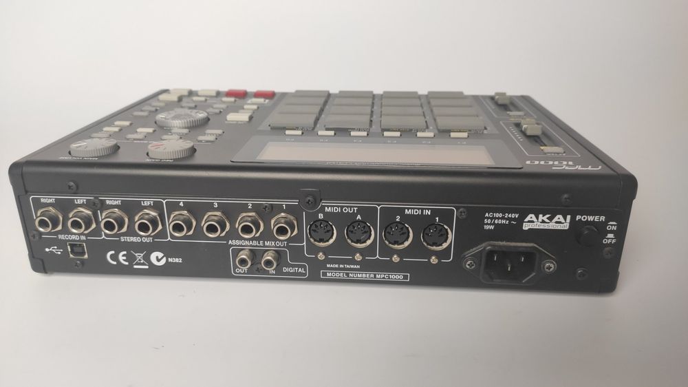 Akai MPC 1000 - Drum Sampler und Sequencer | Kaufen auf Ricardo