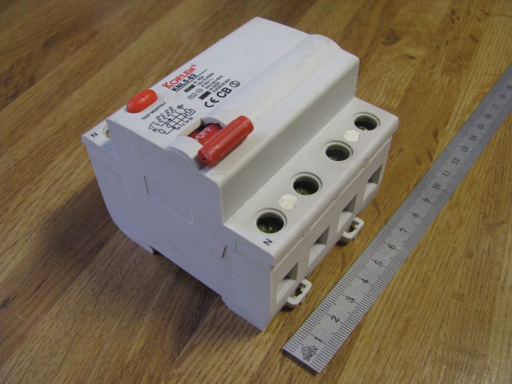 Fehlerstromschutzschalter, FI 30mA,TypAC | Kaufen auf Ricardo