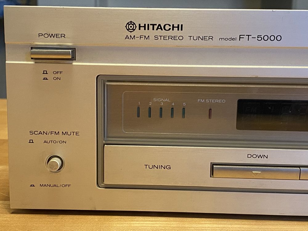 Hitachi FT-5000 AM-FM Stereo Tuner | Kaufen auf Ricardo