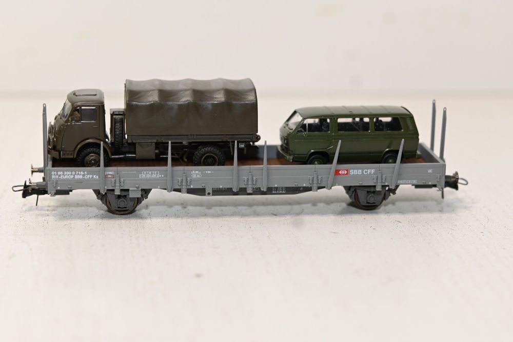 SBB Ks mit Army Fahrzeugen Aku/Roco HO/DC Neuwertig (Neu (gemäss Beschreibung)) in Laupen ZH für ...