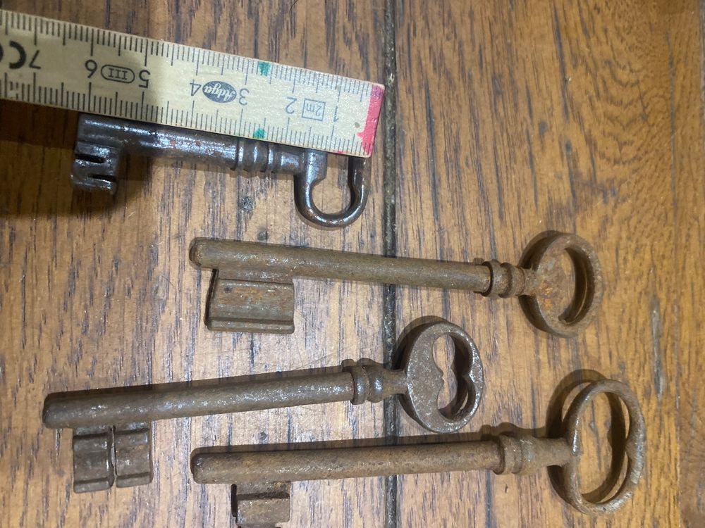 Lot clé clef ancienne 6-12cm G (Gebraucht) in Lajoux JU für CHF 10 ...