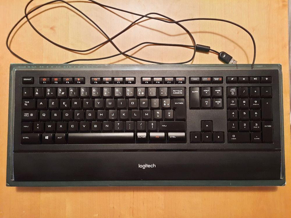 Logitech - Illuminated Keyboard - Clavier AZERTY (Gebraucht) in GENEVE ...