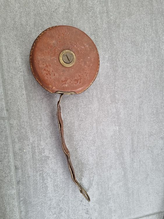antiker Meter Massband Rollmeter Längenmass in Lederrolle (Gebraucht ...