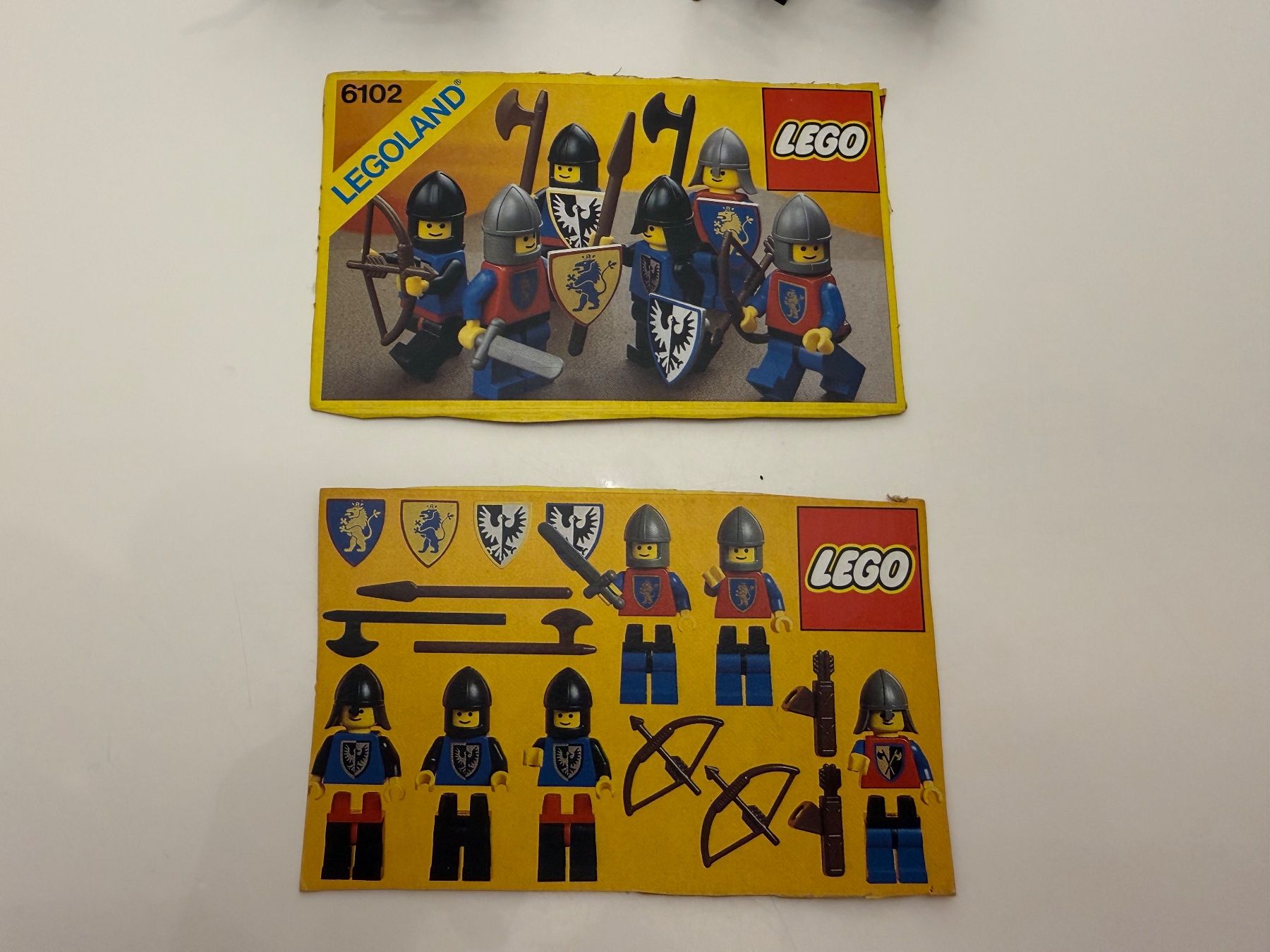 LEGO Castle 6102 Castle Mini-Figures (Lions & Black Falcons) (Gebraucht ...