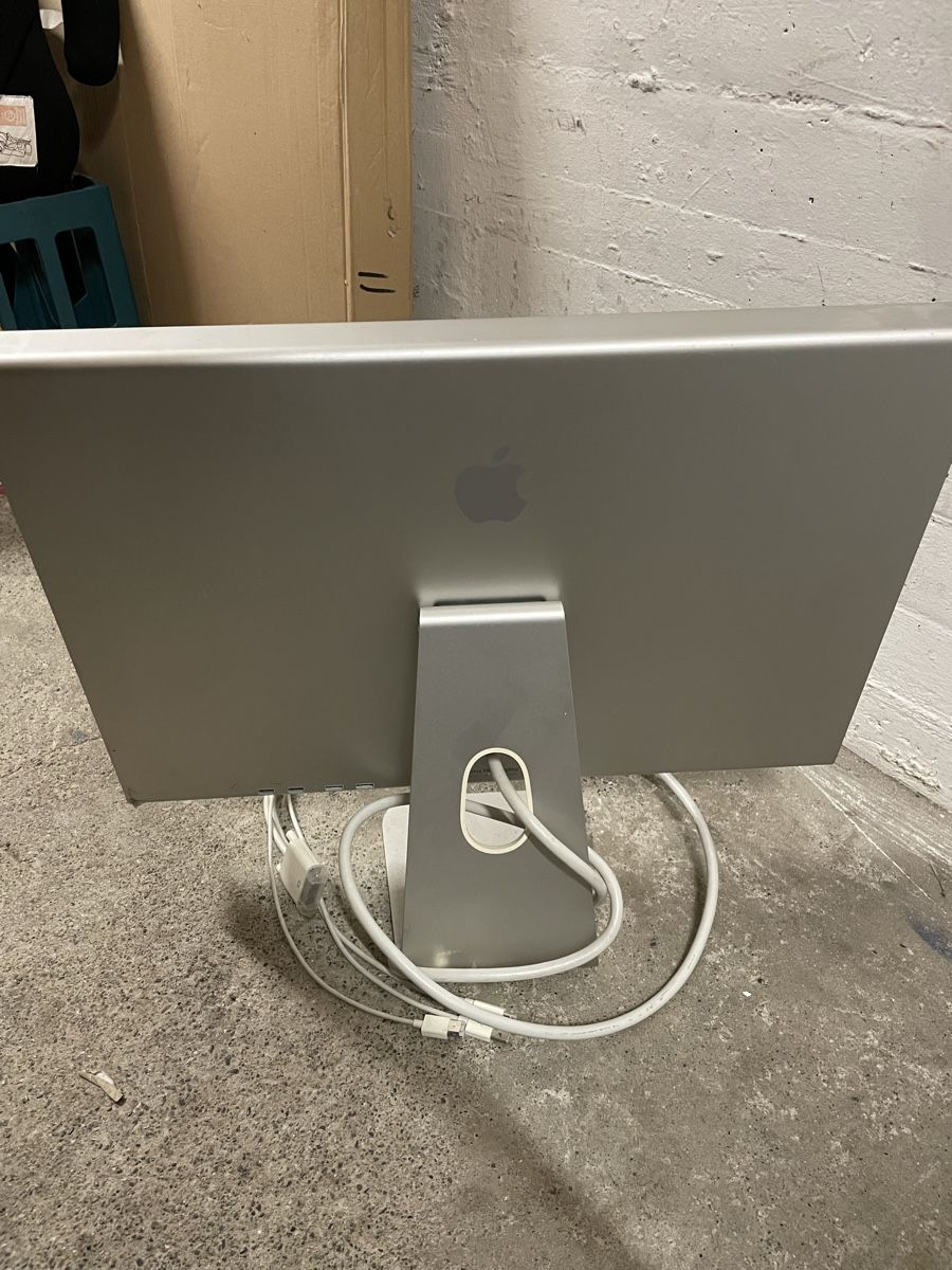 Apple Cinema HD Display A1082 23,0 Zoll Monitor (Gebraucht) in Pratteln ...