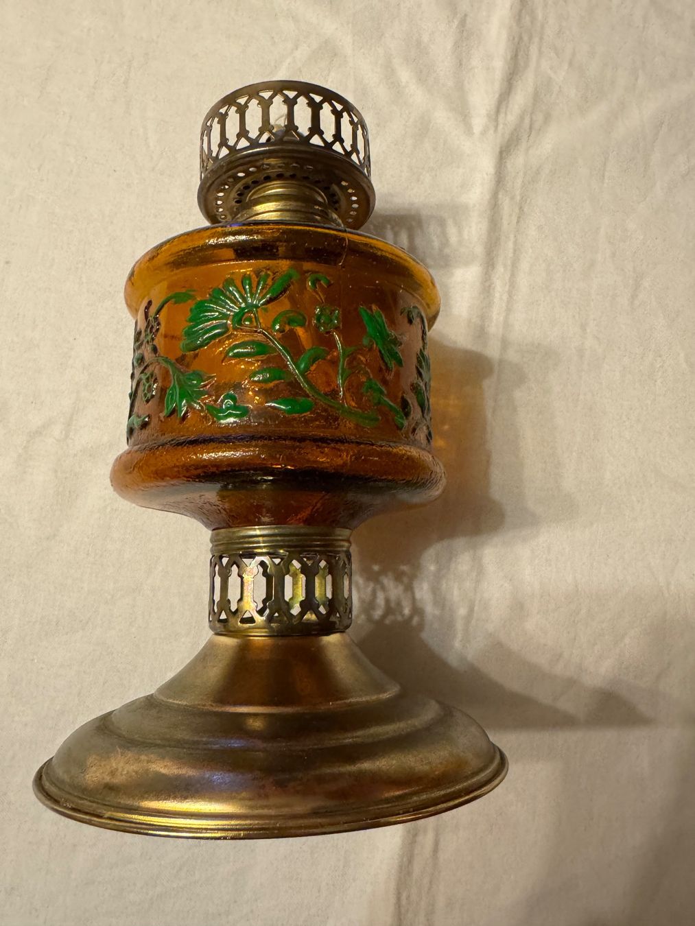 Belle lampe à pétrole vintage, verre ambré (D'occasion) à la Chaux-de ...