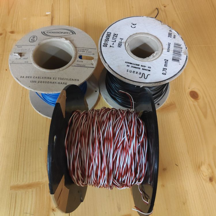 câble électrique 3 bobines voir photos (Gebraucht) in Bulle für CHF 15 ...