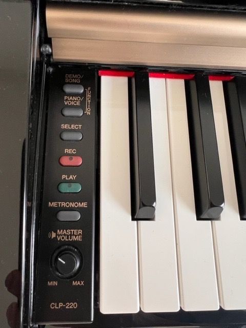 Yamaha E Piano CLP 220 mit Hocker verstell. Pianolack black (Gebraucht ...