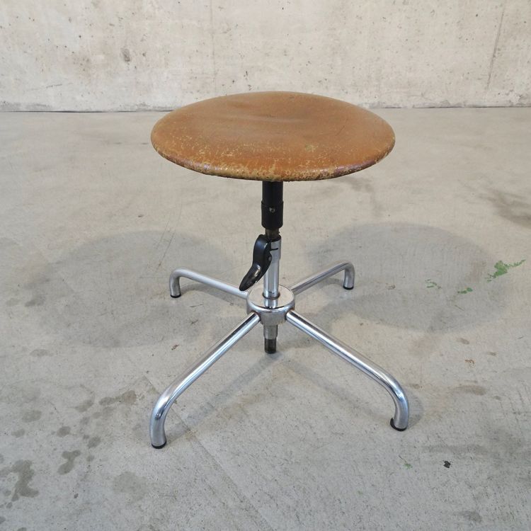 Industrieller Metall Hocker 1940 (Gebraucht) in Basel für CHF 90 – nur Abholung auf Ricardo kaufen