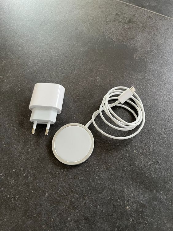 Apple Original Magsafe Charger mit Usb C + Silikonhülle (Gebraucht) in ...