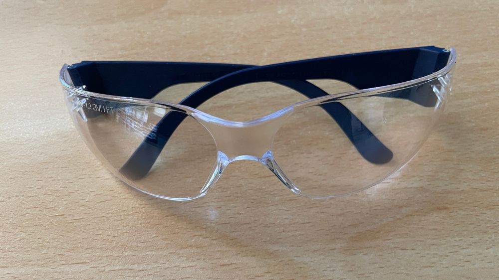 Schutzbrille 3M 2C - 1.2 3M 1 FT (Gebraucht) in Glattfelden für CHF 5. ...