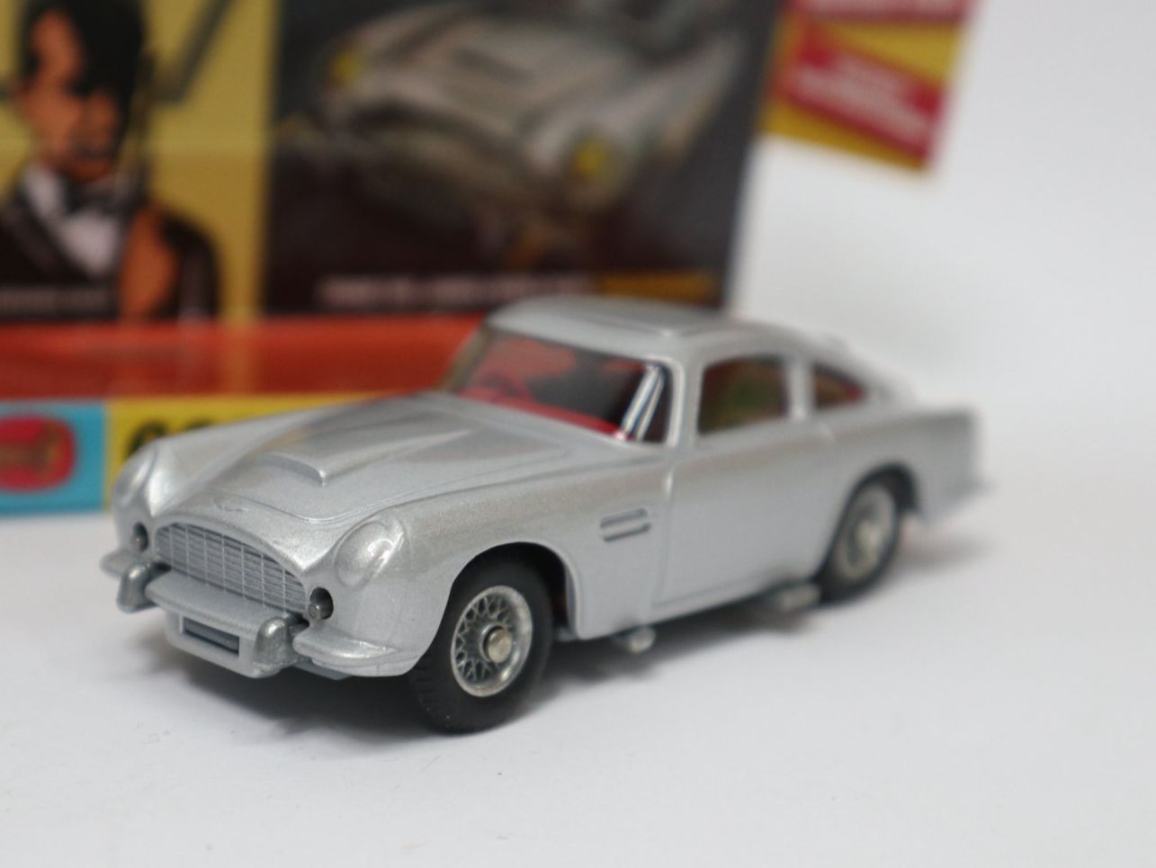 Corgi 007 James Bond Aston Martin DB5 Goldfinger neu (Neu und ...