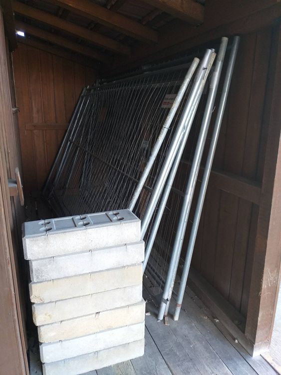 Bauzaun mit Betonsockel (Gebraucht) in Buch am Irchel für CHF 350 – nur Abholung auf Ricardo kaufen
