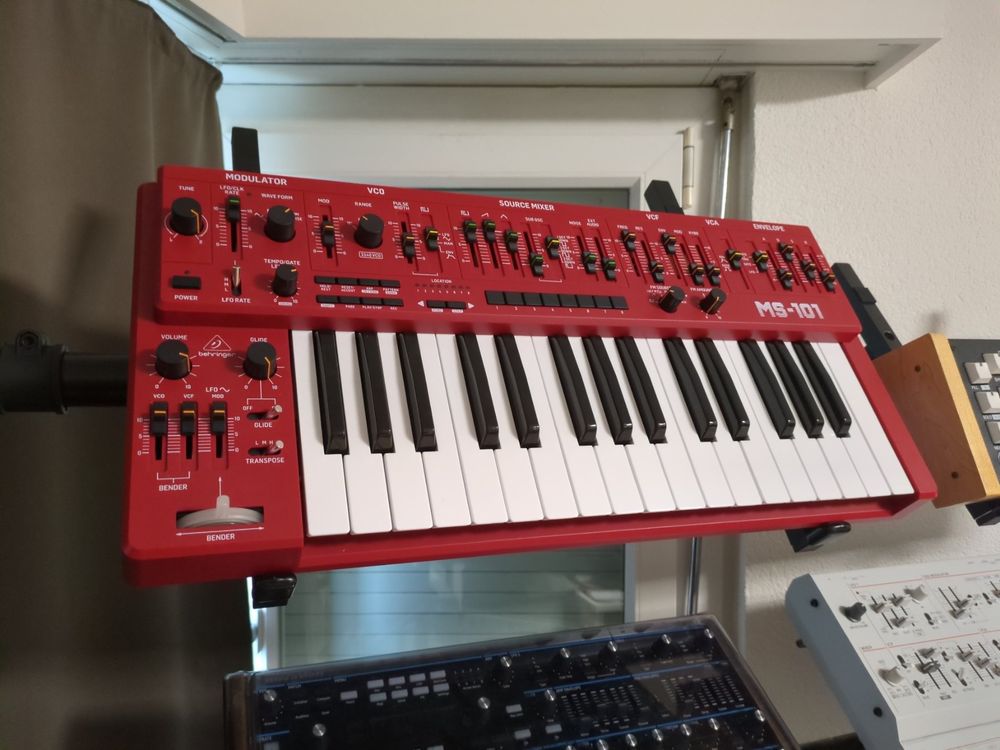 Behringer MS-101 (Roland SH-101 Clone) (Gebraucht) in Meilen für CHF ...