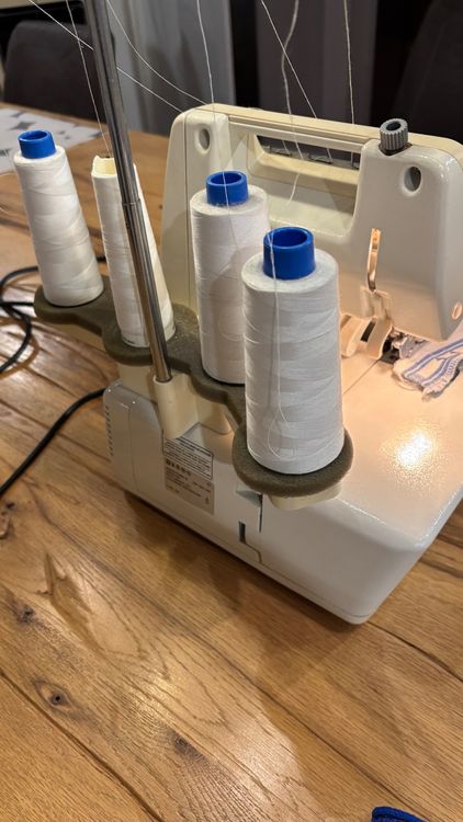 BERNINA Bernette 334DS Overlock Nähmaschine (Gebraucht) in Altstätten ...