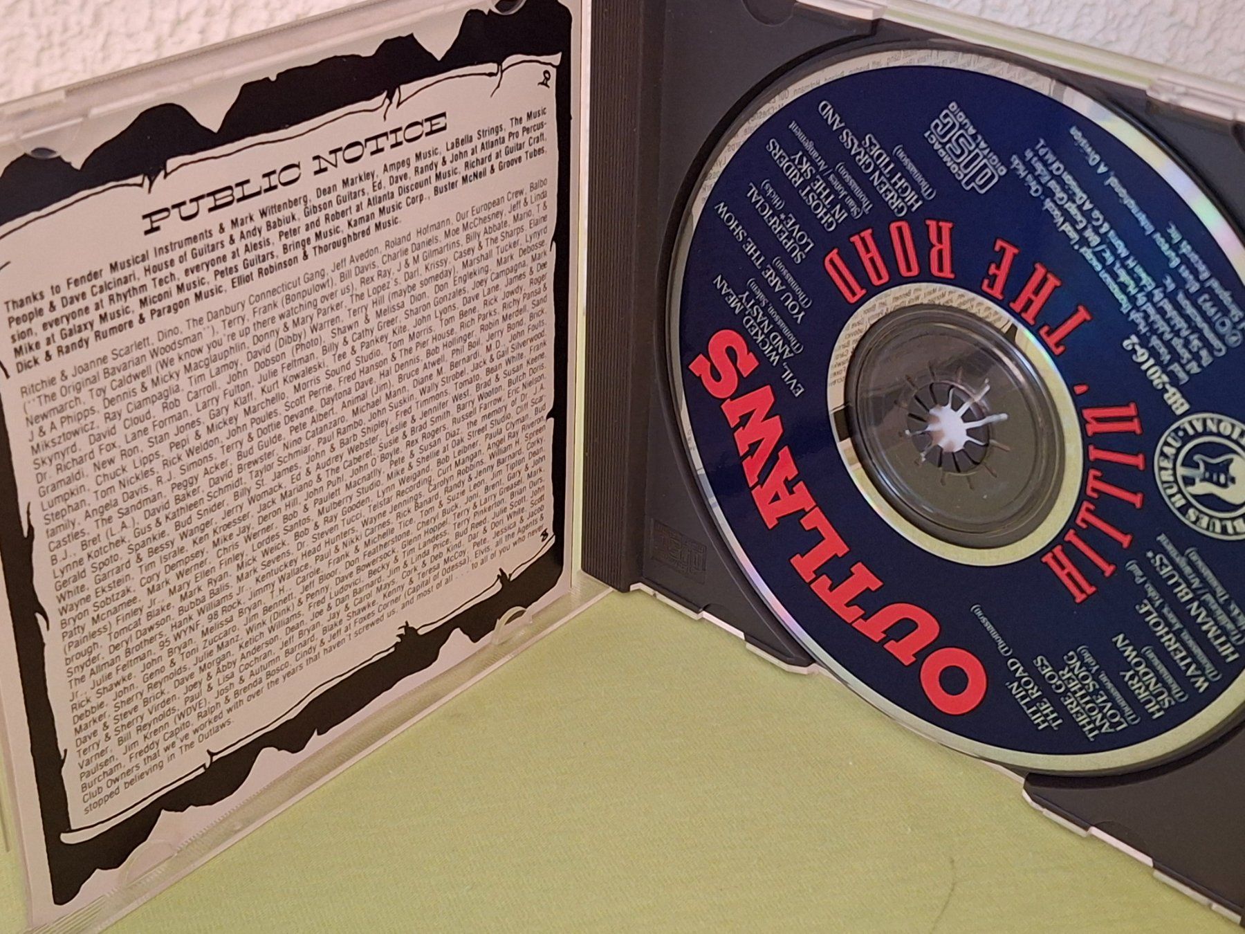 CD Outlaws - Hittin' The Road Live! Southern-Rock Rare CD (Gebraucht ...