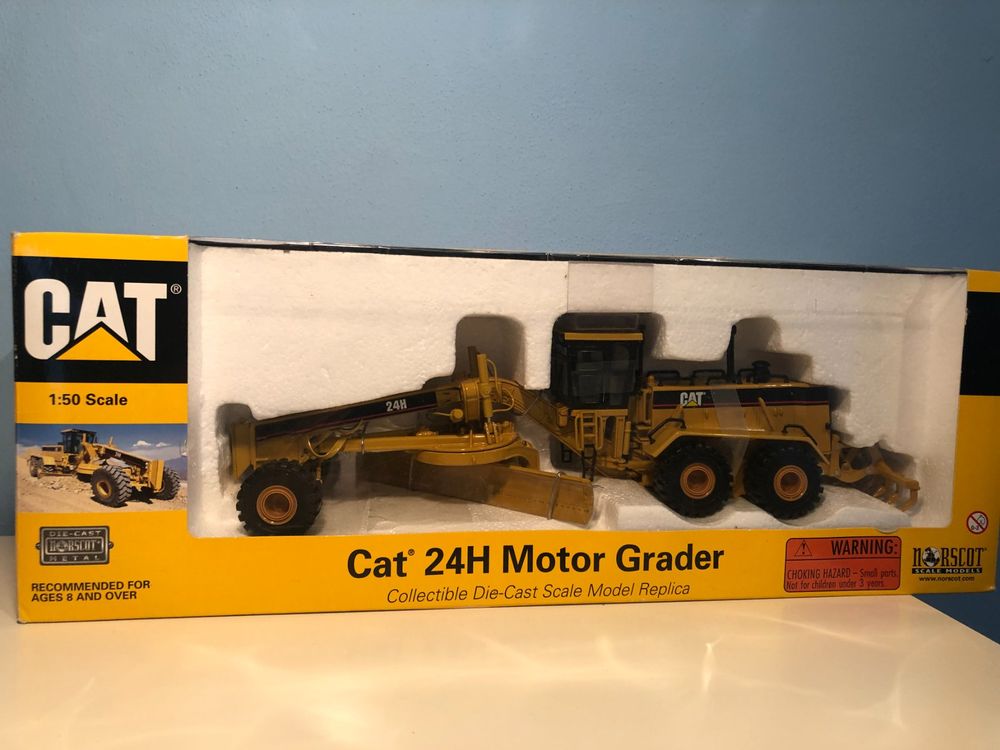 Cat 24H Motor Grader Model 1:50 | Kaufen auf Ricardo