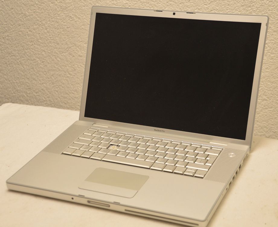 Apple MacBook Pro A1260 EMC2198 15" (Defekt) in Collonges für CHF 30 ...