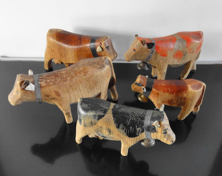 5 alte HOLZ KÜHE, Spieltiere, geschnitzte Holzkühe | Kaufen auf Ricardo