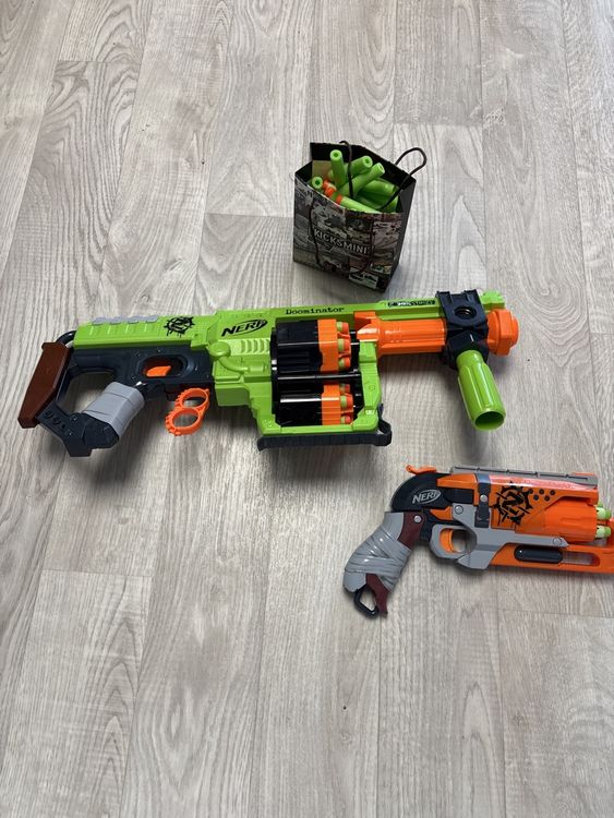 2 NERF Guns Zombie Strike Dominator & Sledgefire | Kaufen auf Ricardo