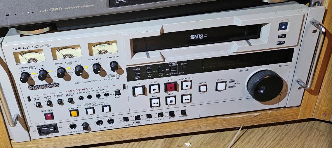 Panasonic AG-7750, a professional S-VHS editing VCR (Gebraucht) in ...