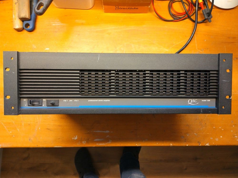 QSC Modell 1200 PA Amp (Gebraucht) in Schaffhausen für CHF 51 – mit ...