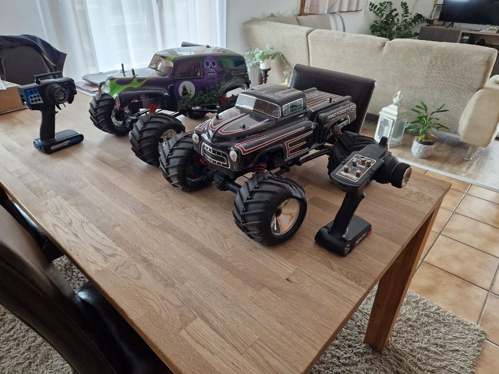 RC Monster Truck Kyosho Mad Force & Twin (?) Force (Gebraucht) in Fiesch für CHF 159 – mit ...