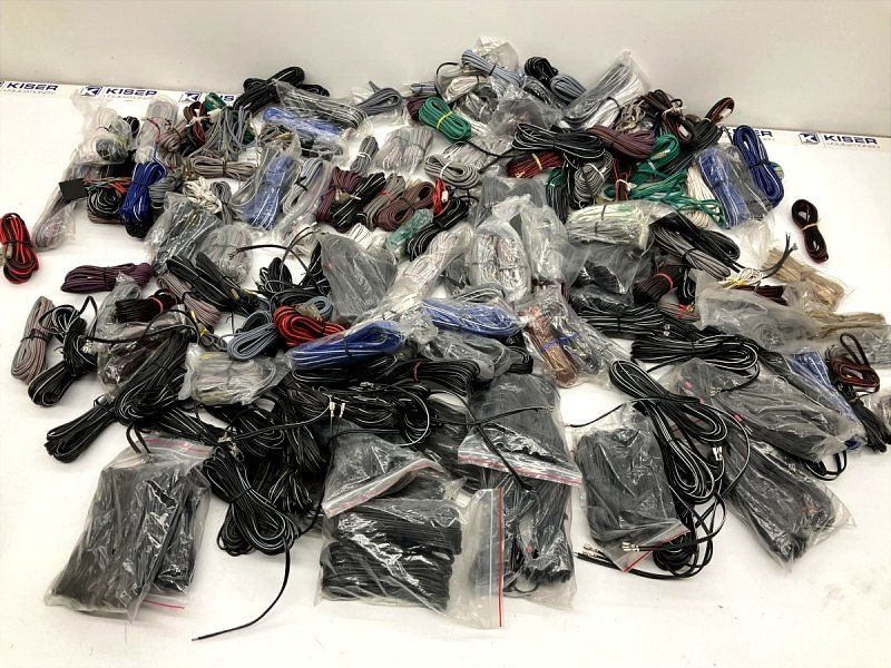 Poste divers câbles de haut-parleurs (Neuf (Voir description)) à ...