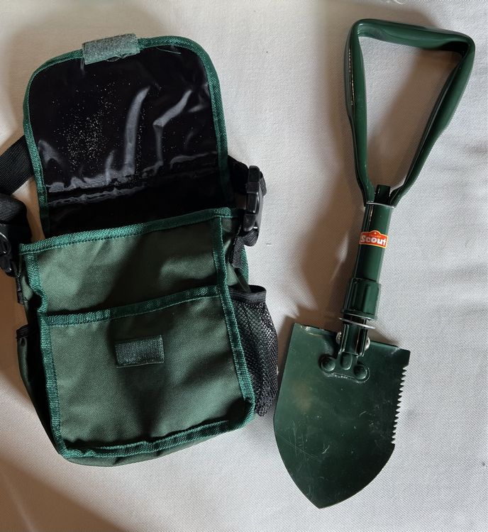 Scout Forscher-Tasche mit Klappspaten und Lupe (Gebraucht) in ...
