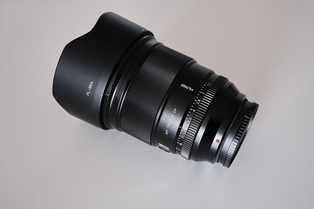 Viltrox AF 75mm F1.2 XF Pro pour Fujifilm X + Caruba (D'occasion) à ...