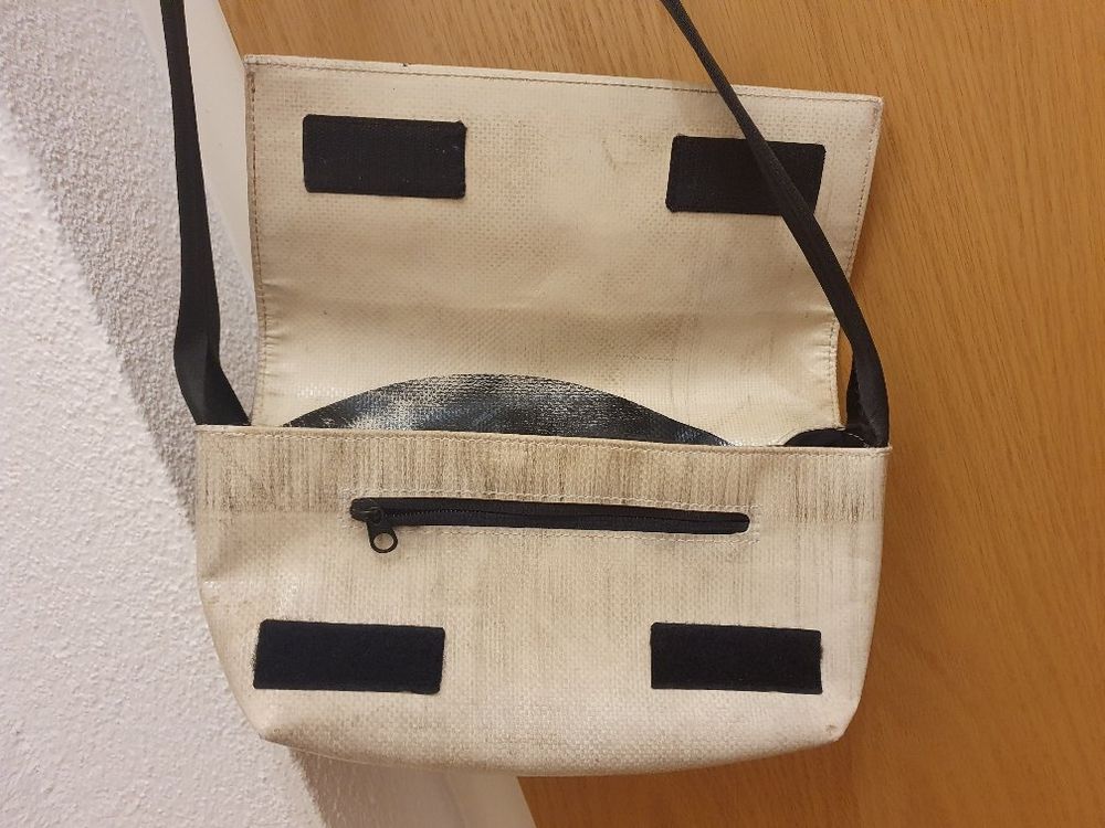 Freitag Laura | Kaufen auf Ricardo