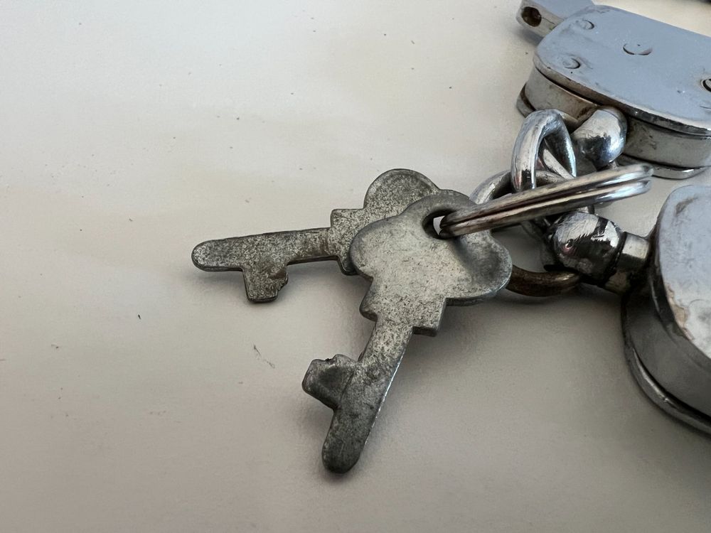 Original vintage Handschellen | Kaufen auf Ricardo