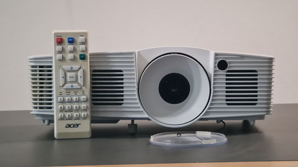 Projector ACER FHD for games and home cinema | Kaufen auf Ricardo