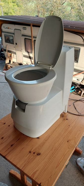 Camping Toilette WC Dometic (Gebraucht) in Schleitheim für CHF 30 – nur ...