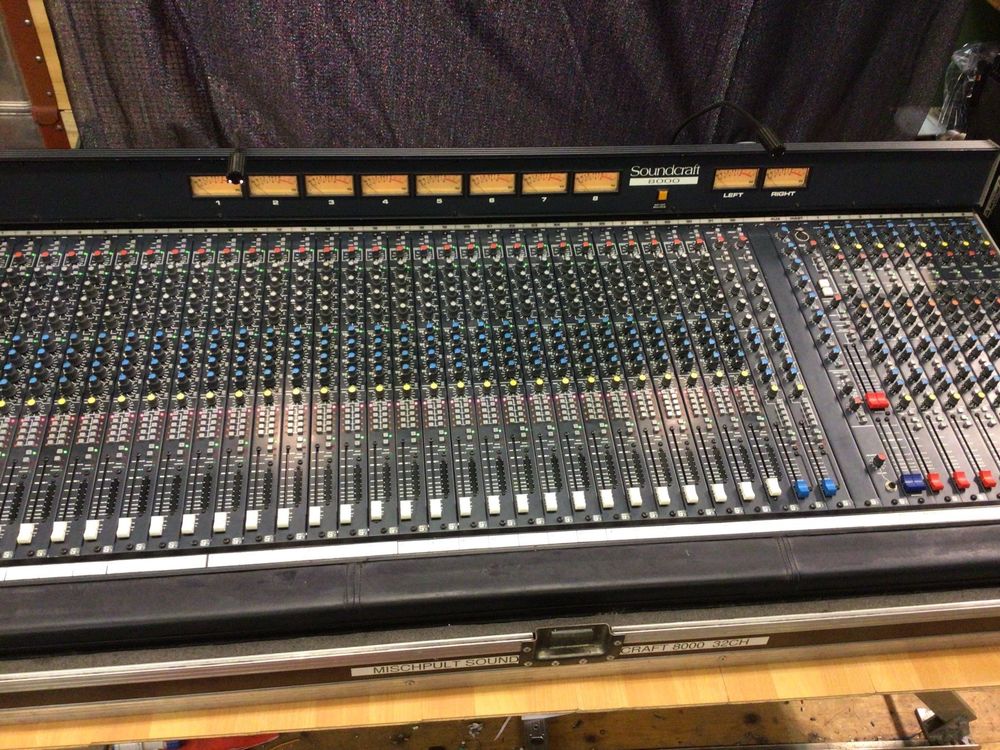 SOUNDCRAFT 8000 Analog-Konsole 32/8/2 | Kaufen auf Ricardo