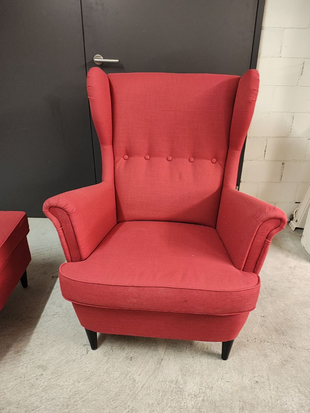 STRANDMON Sessel mit Hocker – Rot, klassisches Design, Ikea (Gebraucht ...