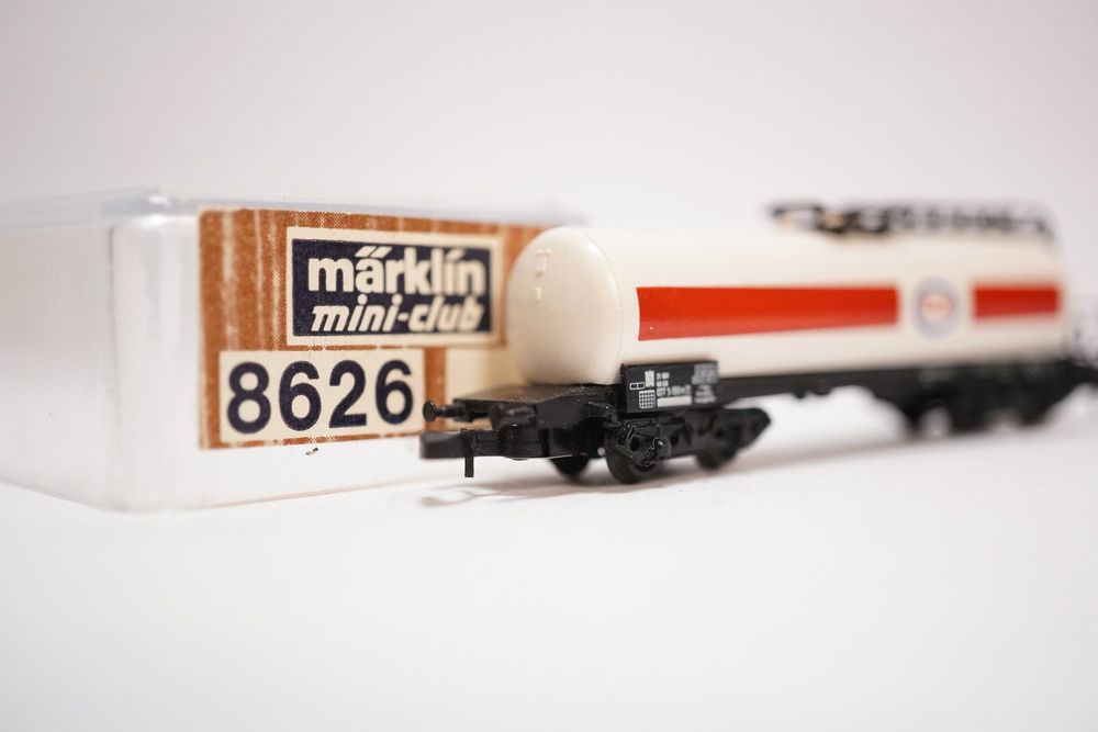 e33 Märklin 8626 DB Tankwagen Esso 4-achsig (Gebraucht) in Thun für CHF 16 – mit Lieferung auf ...