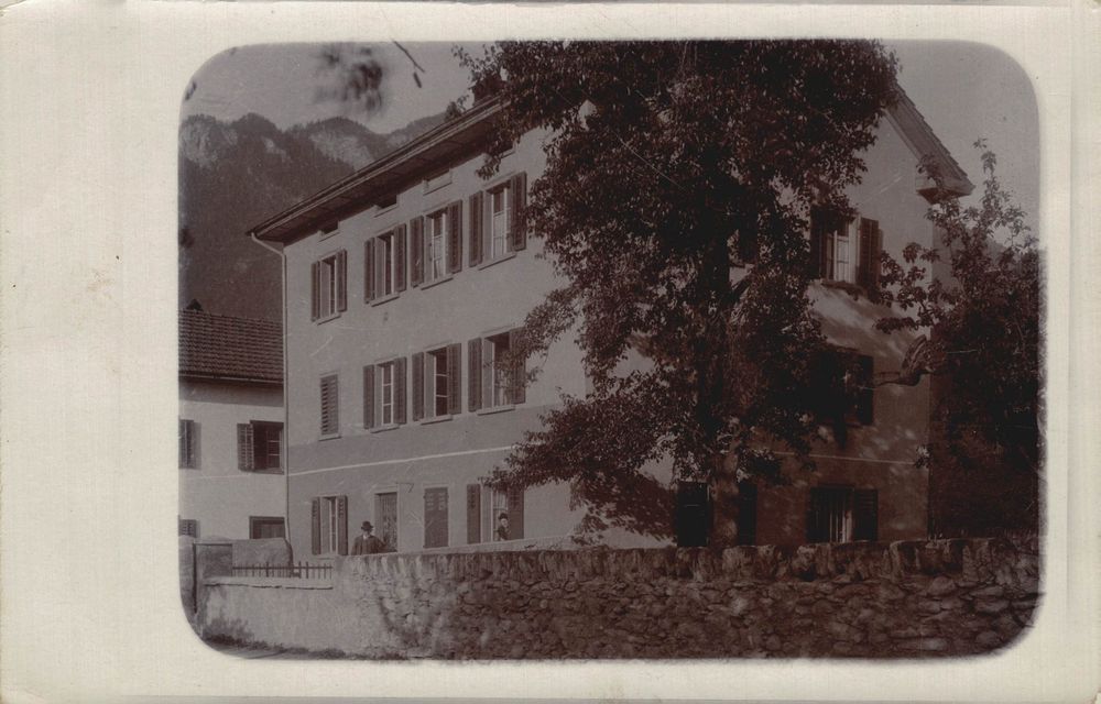 Schulhaus Versam (Gebraucht) in Bronschhofen für CHF 12 – mit Lieferung auf Ricardo kaufen