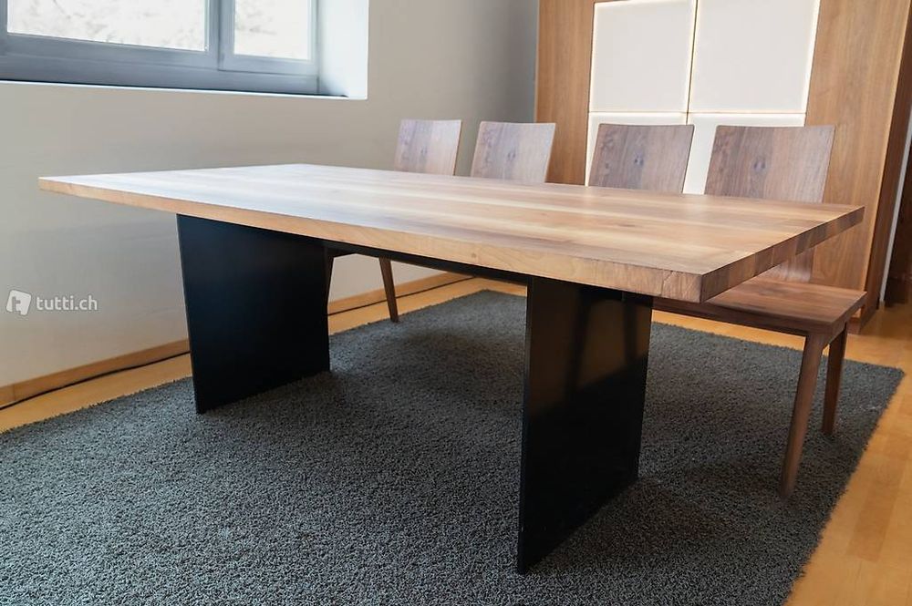 Massivholztisch; glänzender schwarzer Fuss | Kaufen auf Ricardo