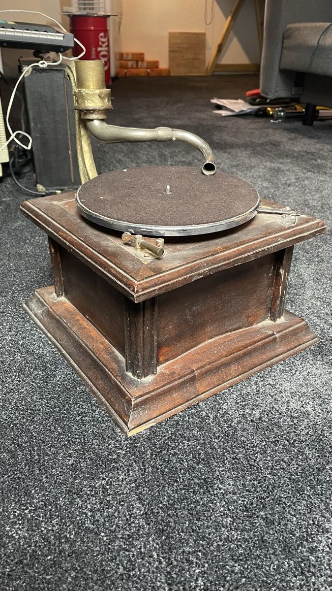 Antiker Grammophon (Gebraucht) in Zwingen für CHF 50 – nur Abholung auf Ricardo kaufen