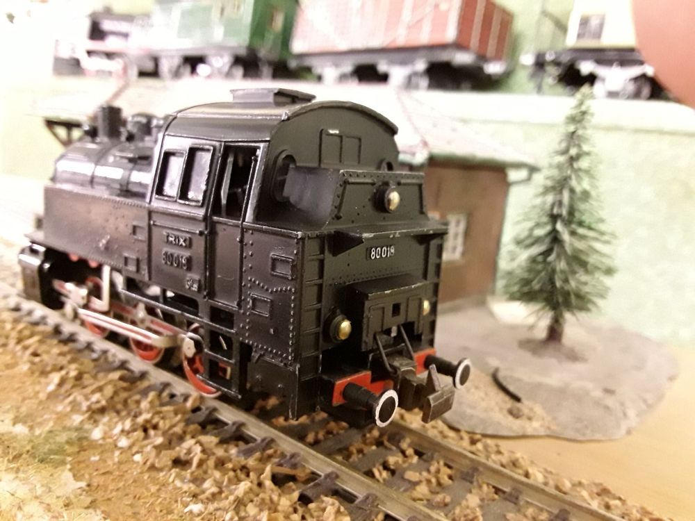 Modelleisenbahn _ Trix _ Lokomotive 80018 _ Spur H0 (Defekt) in Uerikon ...
