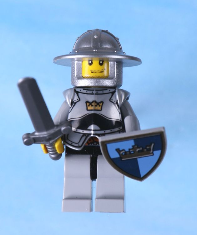 Lego Minifigur Castle Crown Knight Scale Mail with Crown, Br | Kaufen ...