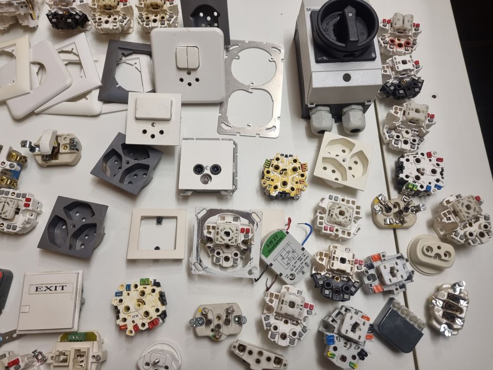 Div Elektro Material (Gebraucht) in für CHF 66 – mit Lieferung auf ...