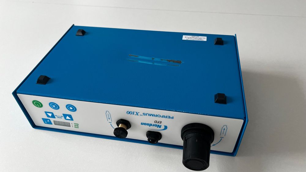 Nordson EFD Performus X100 Dosiergerät Dispenser (Neuf avec emballage d ...