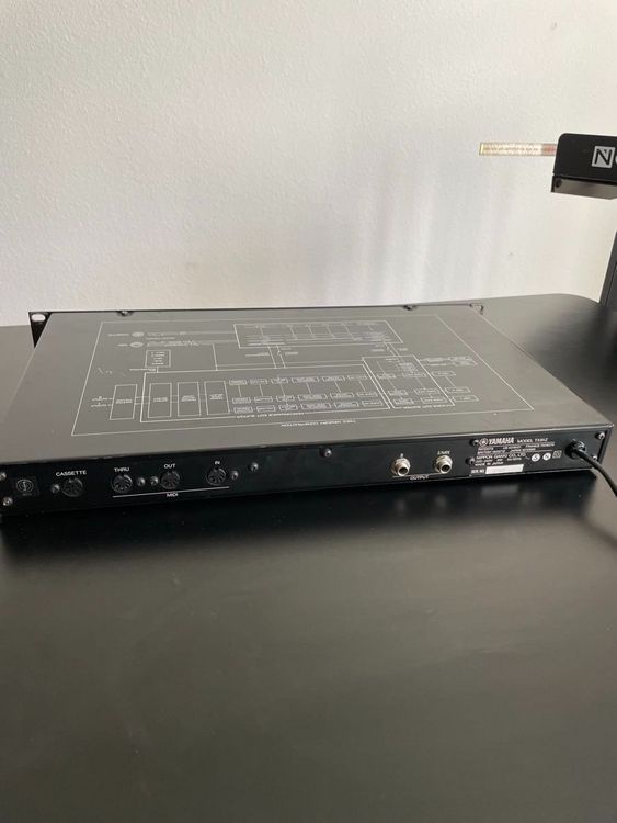 Yamaha TX81Z FM Synthesizer Rack Mount | Kaufen auf Ricardo