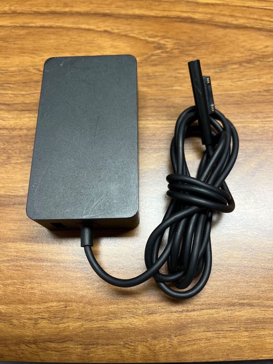 Surface Netzteil (Microsoft) | Kaufen auf Ricardo Surface Netzteil (Microsoft) | Kaufen auf Ricardo
